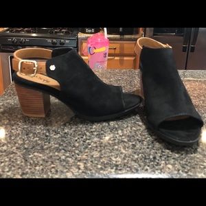 Eurosoft by Sofft | Shoes | Eurosoft Black Cognac Sandal | Poshmark